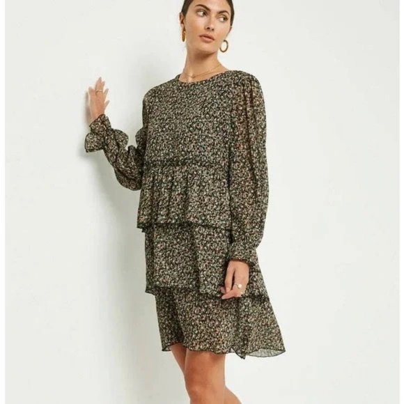 Hayden | Dresses | Nwt Hayden La Floral Print Long Sleeve Chiffon ...